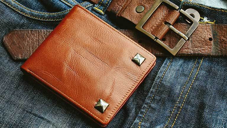 5 Best Men's Leather Wallets - Sept. 2025 - BestReviews